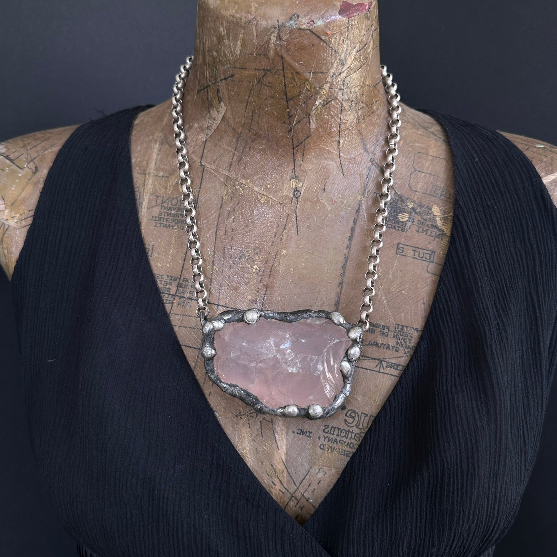 Amor ~ Rose Quartz – Lily In Flux